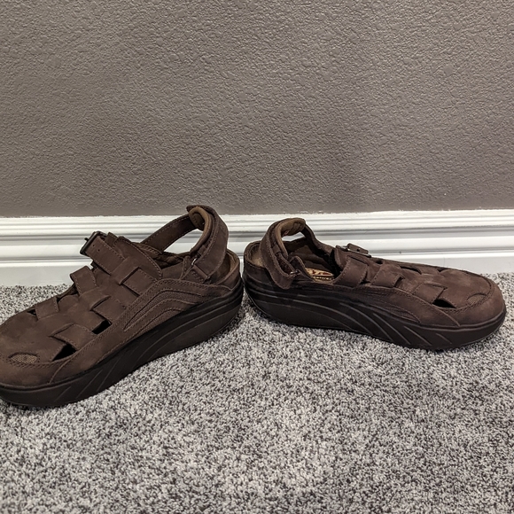 MBT | Shoes | Mbt Leather Close Toe Rocker Sandal | Poshmark